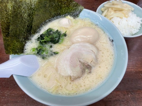 味玉ラーメン 塩横浜家系ラーメン 魂心家 沼津店のレビュー ラーメンデータベース